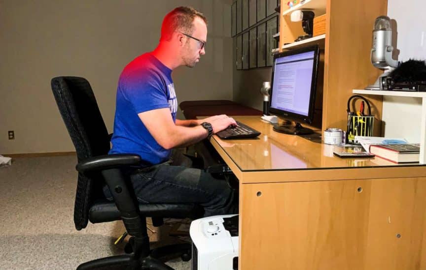 How to Fix Your Posture While Sitting at Your Desk (Five Proven Tips ...